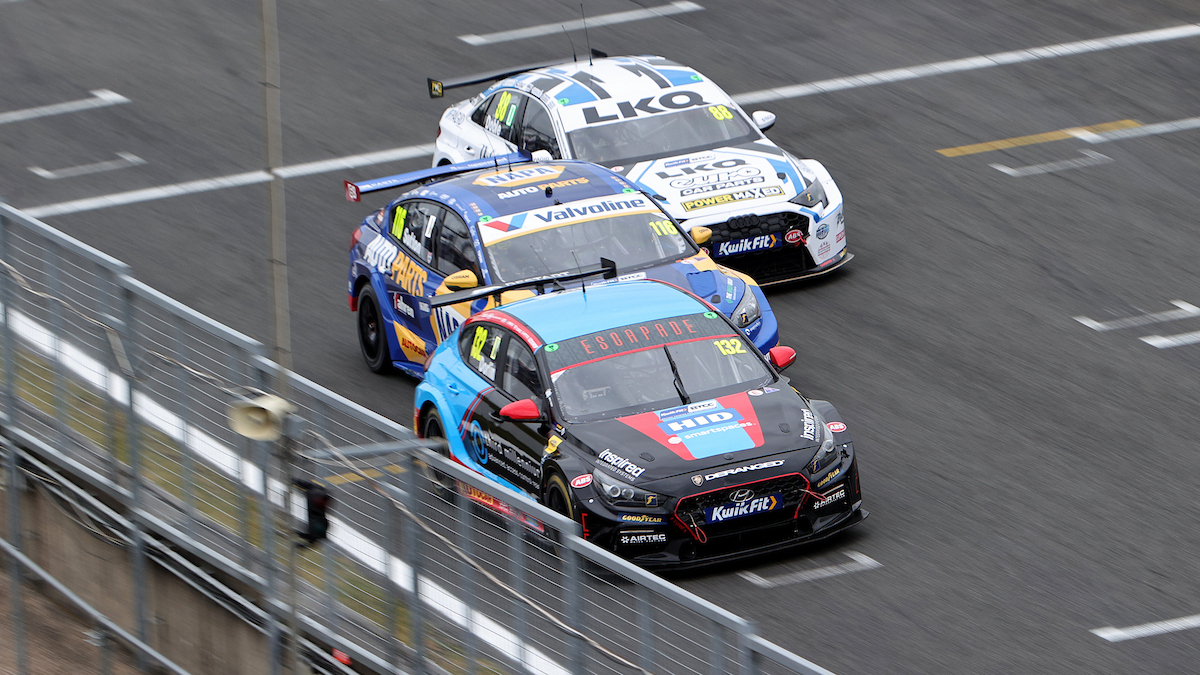 Three different winners at entertaining BTCC race day | Kent Sports News