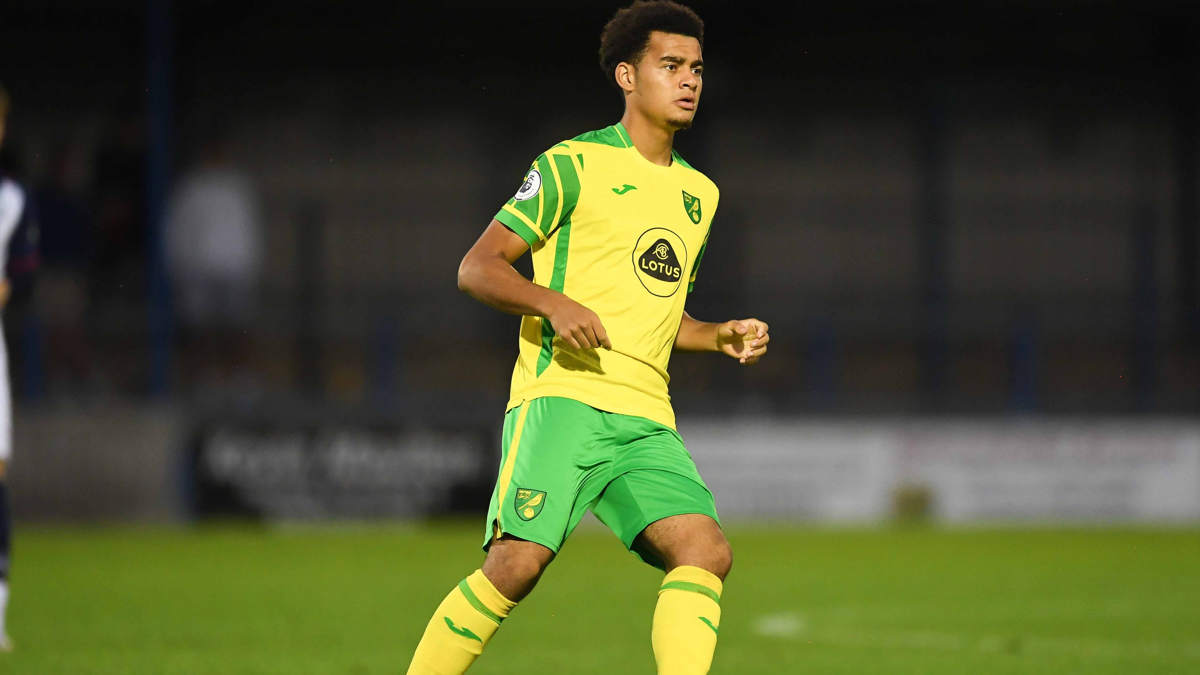 Gills snap up Premier League striker | Kent Sports News